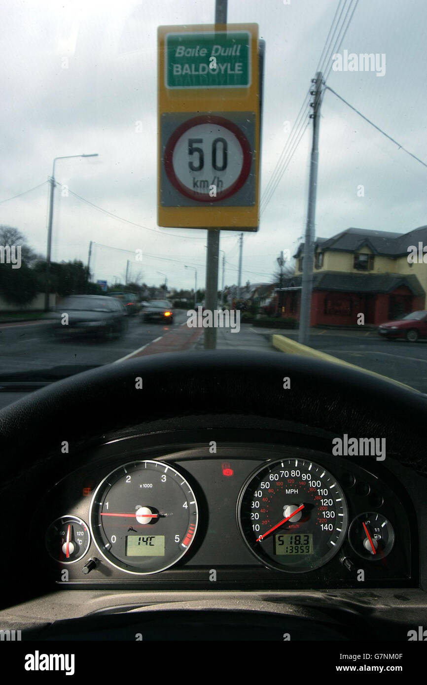 000 new metric road signs on of the nations roads hi-res stock ...