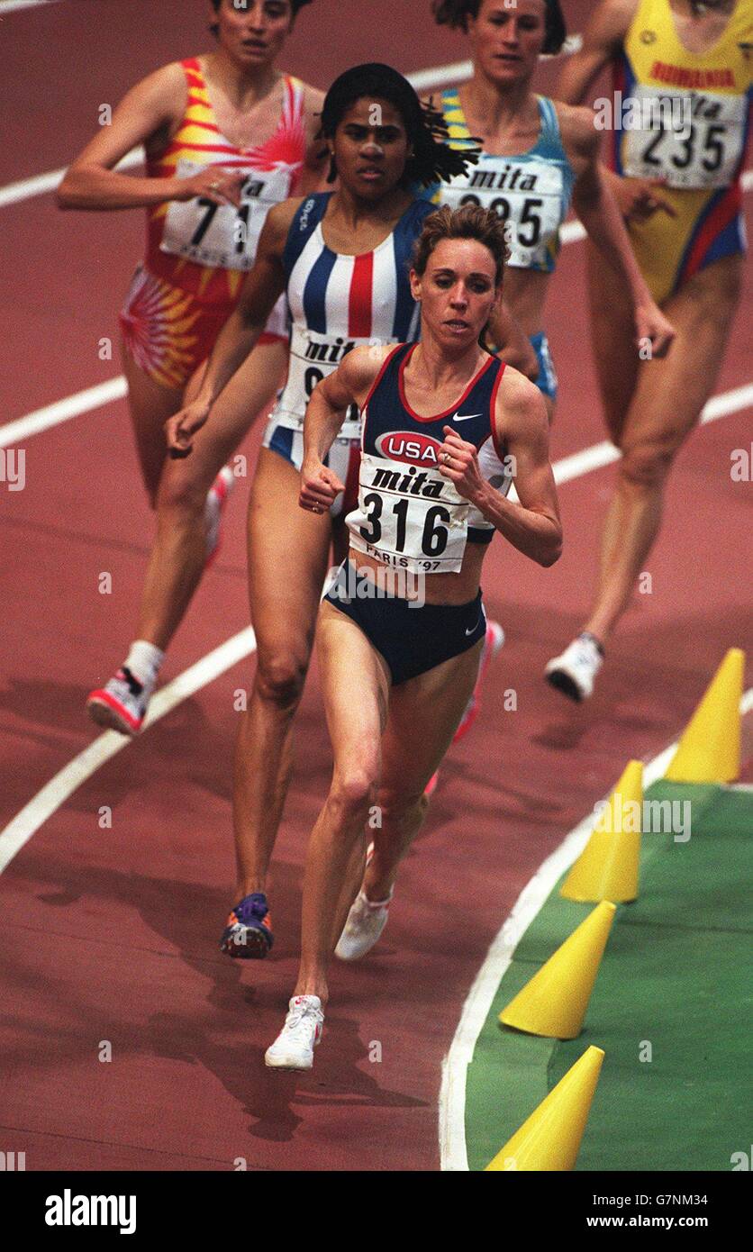 Athletics - 6th IAAF World Indoor Championship. Mary Slaney, USA ...