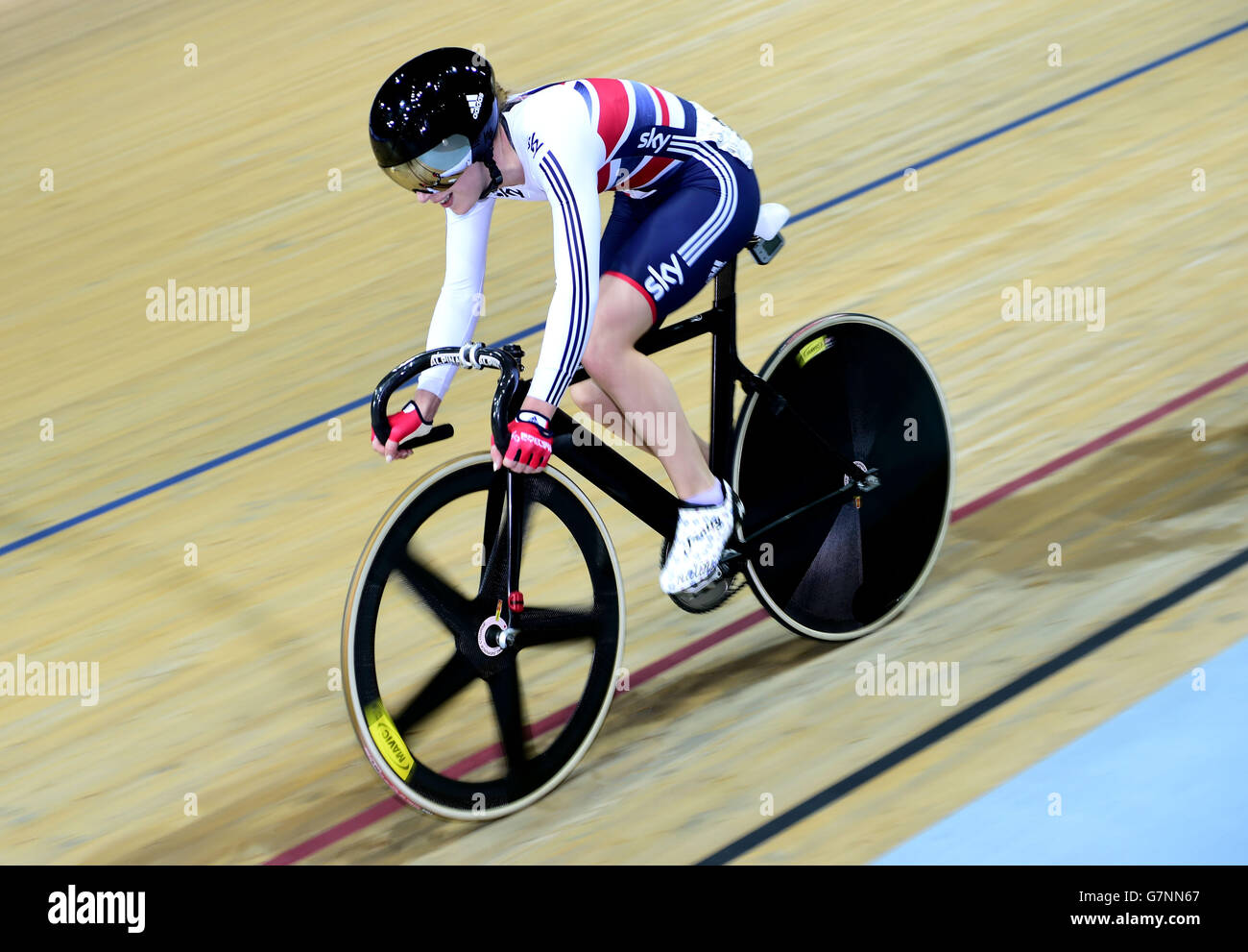 Great Britain's Laura Trott in the Women's Omnium Points Race during ...