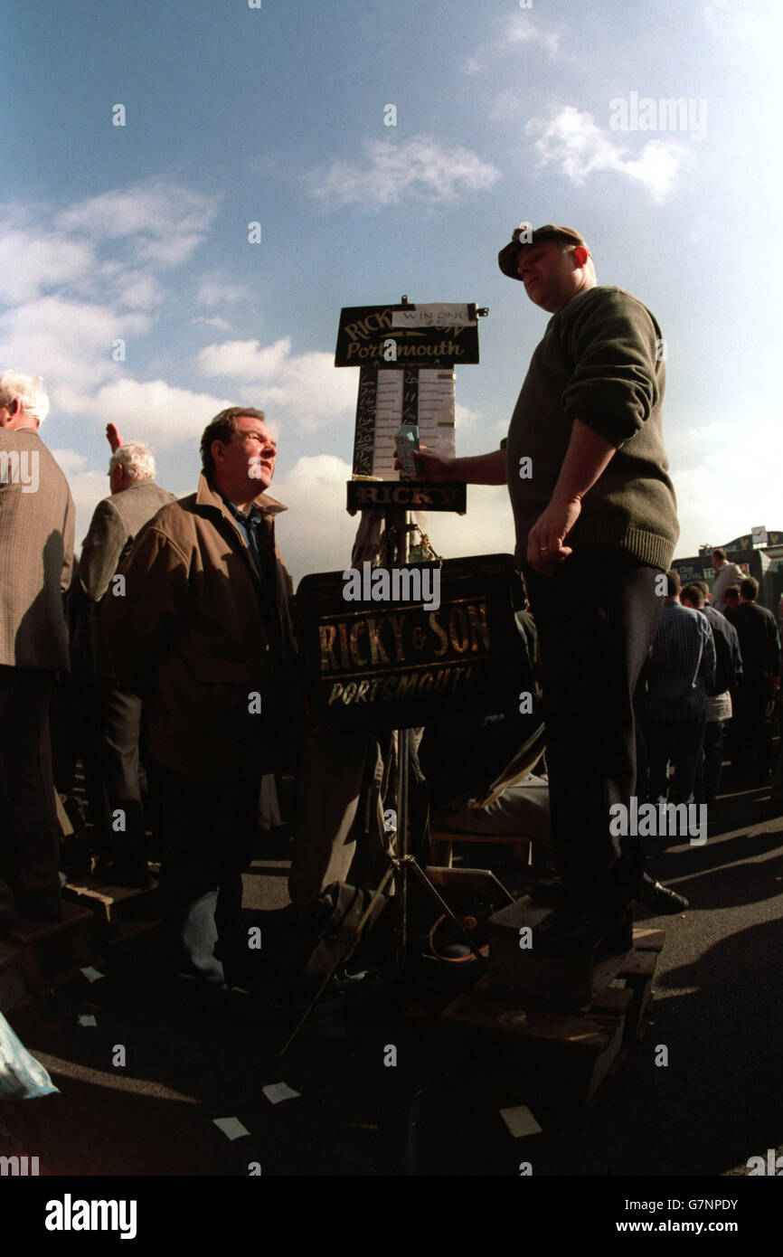 Sport racing cheltenham hi-res stock photography and images - Alamy