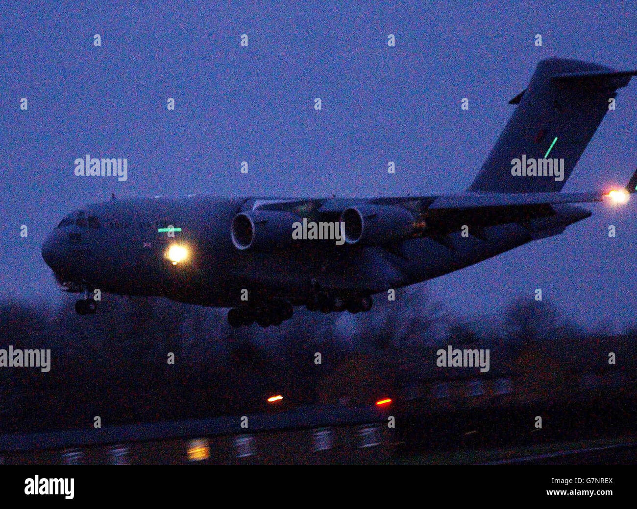 Prisoners plane airport uk hi-res stock photography and images - Alamy