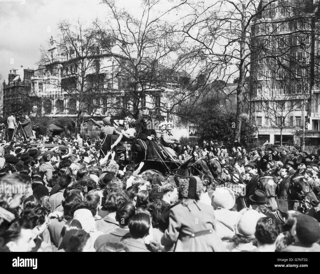 Traditions - Easter Parade - Hyde Park, London Stock Photo - Alamy