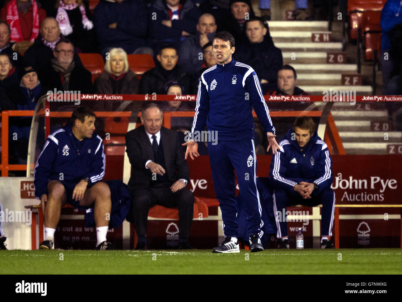 Nottingham forest logo badge hi-res stock photography and images - Alamy