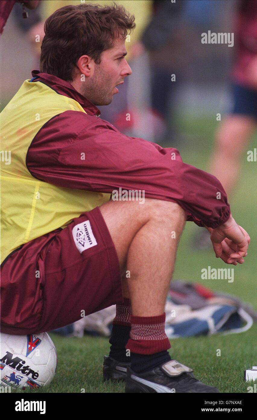 Soccer english premier league nottingham forest training hi-res stock ...