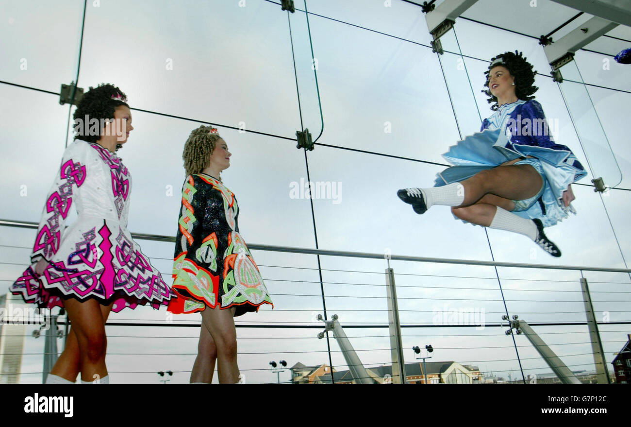Irish dancers waterfront hall hi-res stock photography and images - Alamy