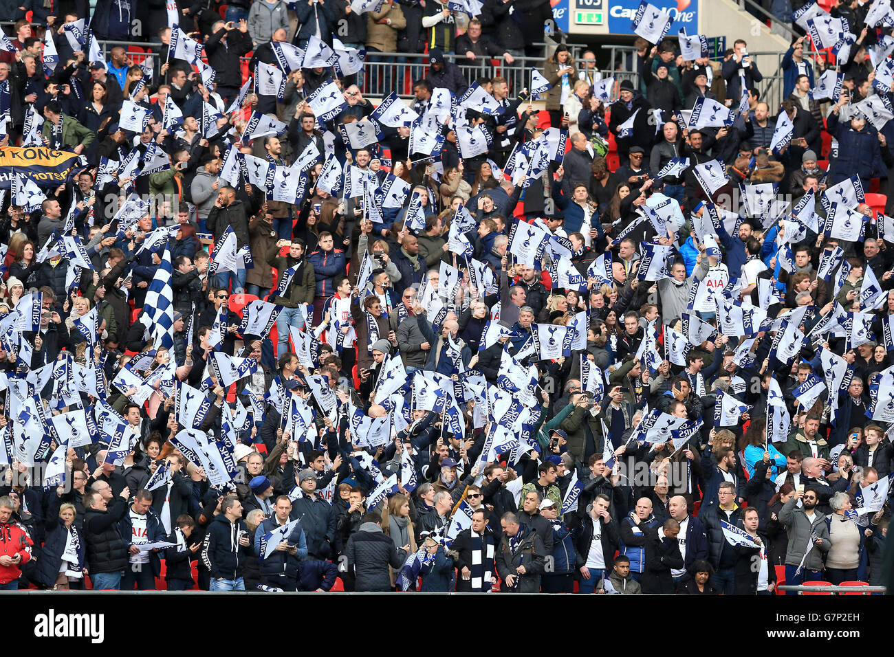 Football view crowd hi-res stock photography and images - Alamy