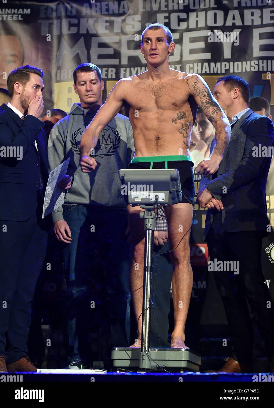 Boxing weigh ins hi-res stock photography and images - Alamy