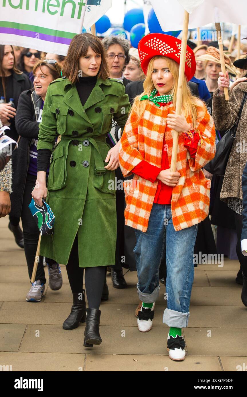 Paloma faith left hi-res stock photography and images - Alamy