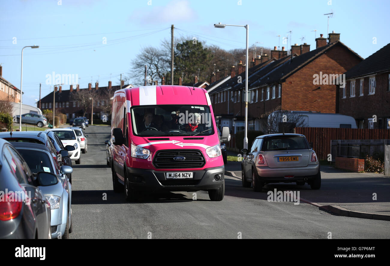 Labours woman woman election campaign bus hi-res stock photography and ...