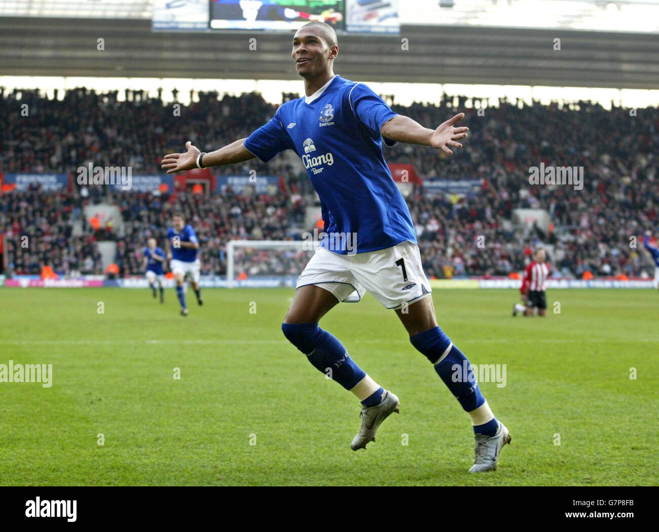 Everton's Marcus Bent celebrates scoring the second goal equaliser ...