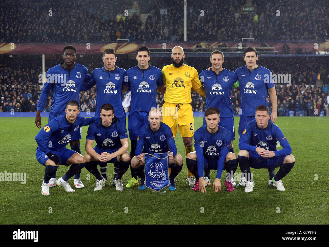 (left to right) Everton Team Group: Back Row - Romelu Lukaku, Ross ...