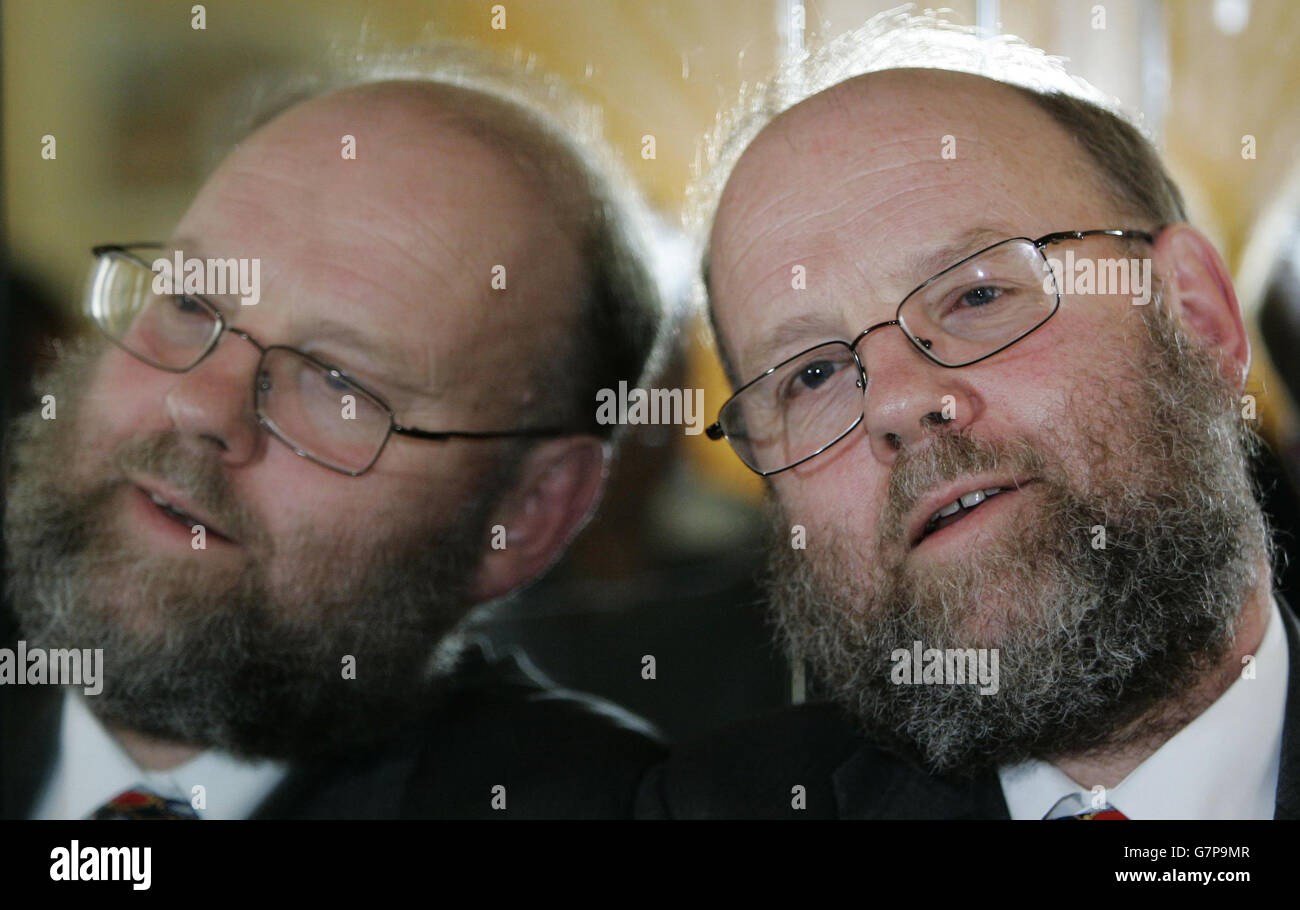 Professor Ian Wilmut part of research team based at the Roslin ...