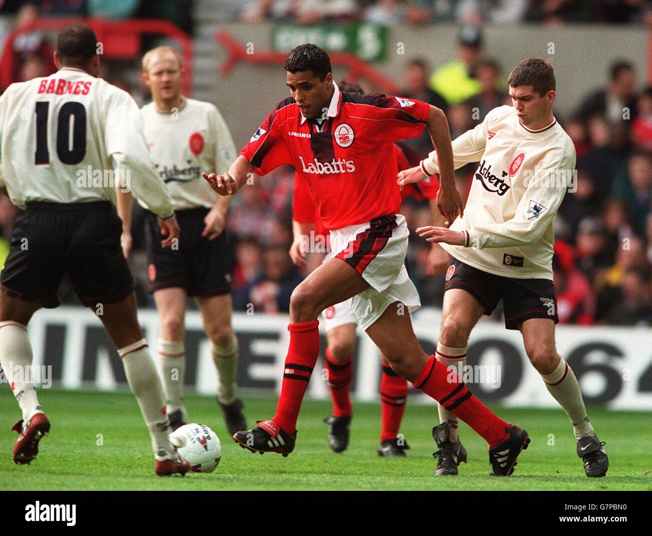 Pierre Van Hooijdonk, Nottingham Forest battles his way through the ...