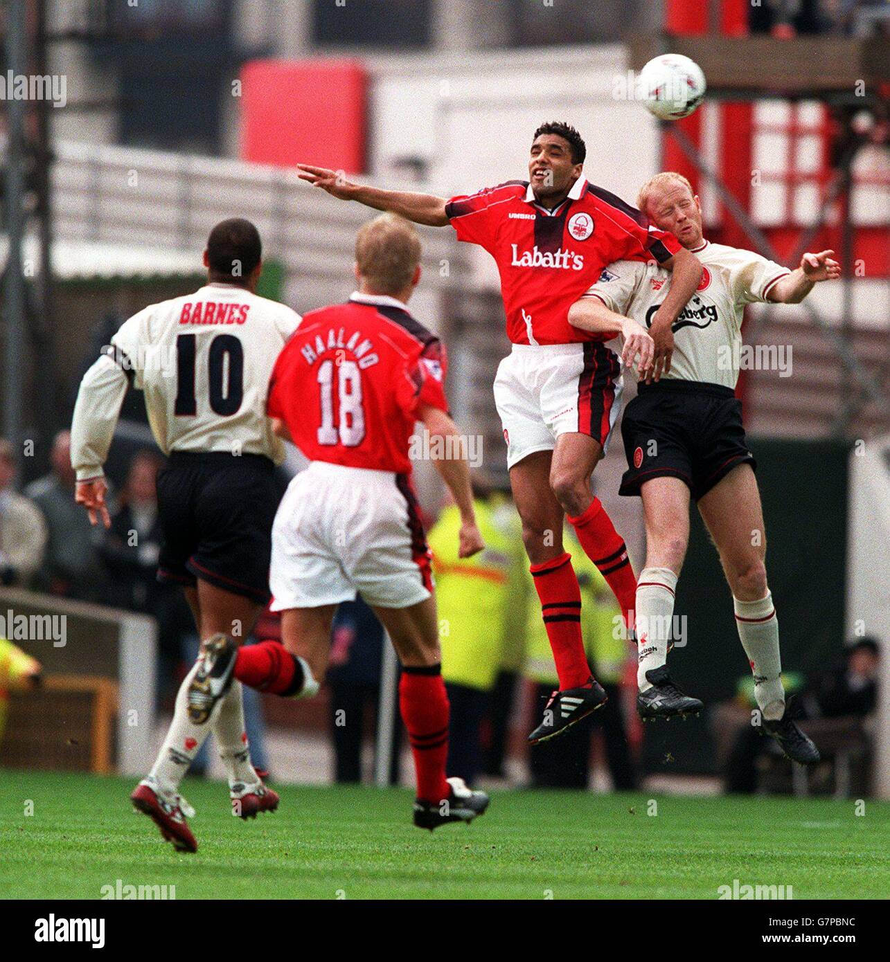Soccer - Carling Premiership -Nottingham Forest v Liverpool Stock Photo ...