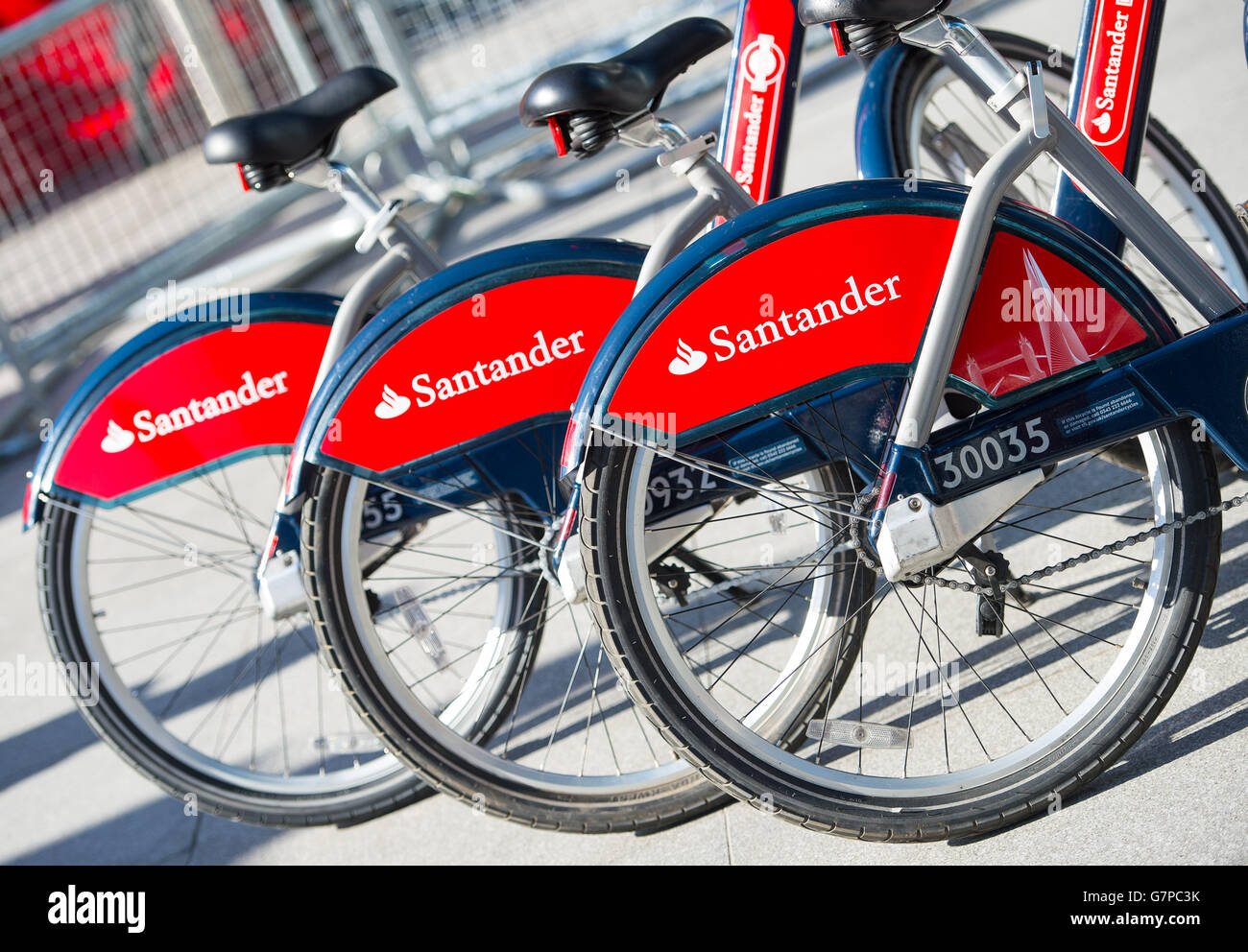 Santander new sponsor of London's cycle hire Stock Photo - Alamy