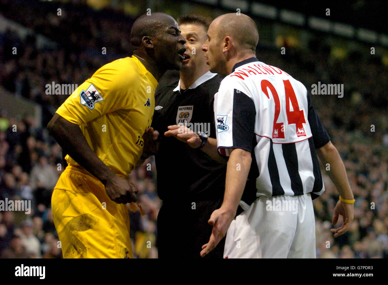 Football referee mark halsey hi-res stock photography and images - Alamy
