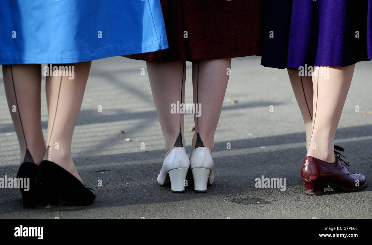 Fashion on the Ration: 1940s Street Style photo call - Imperial War ...