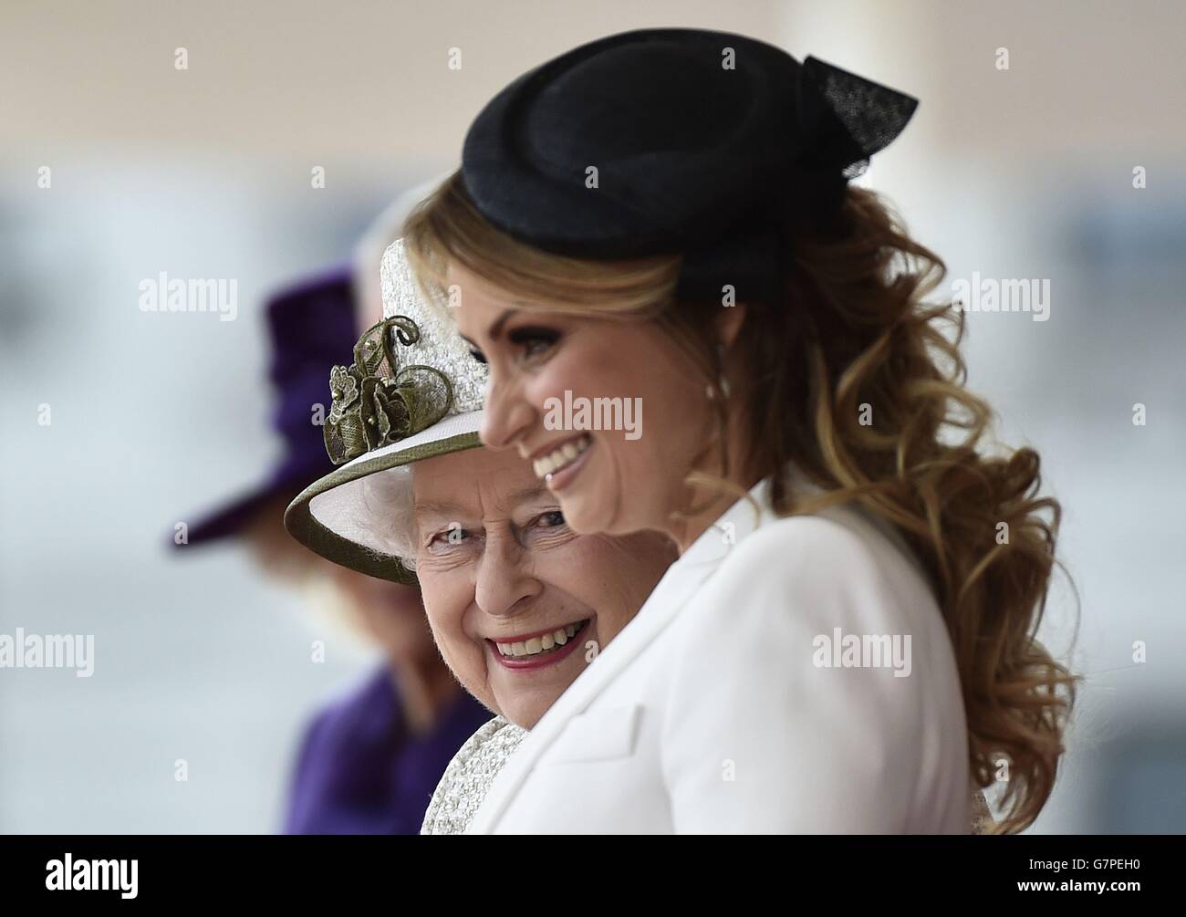 The First Lady of Mexico Angelica Rivera and Queen Elizabeth II smile ...