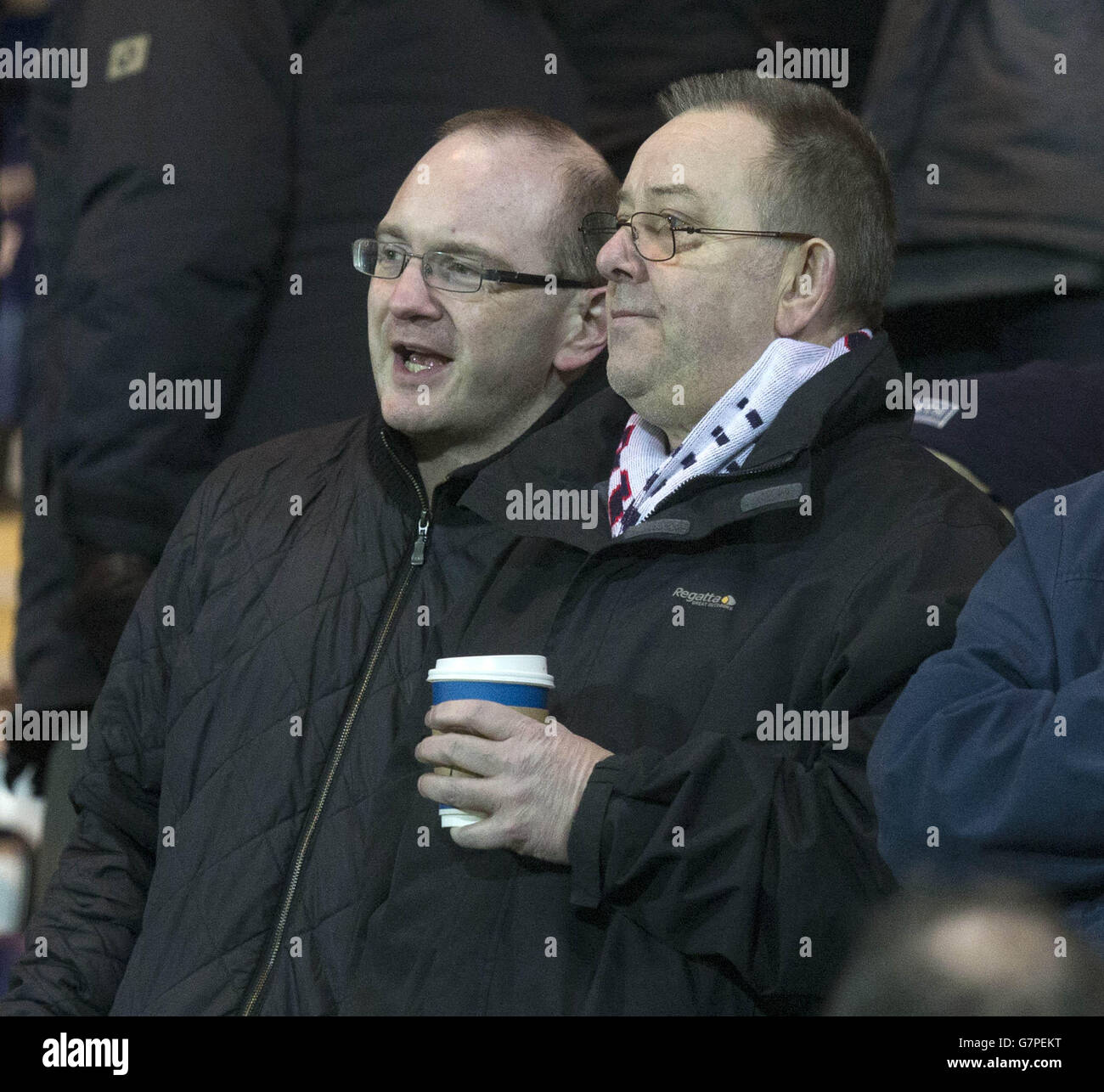Falkirk fans in stands hi-res stock photography and images - Alamy