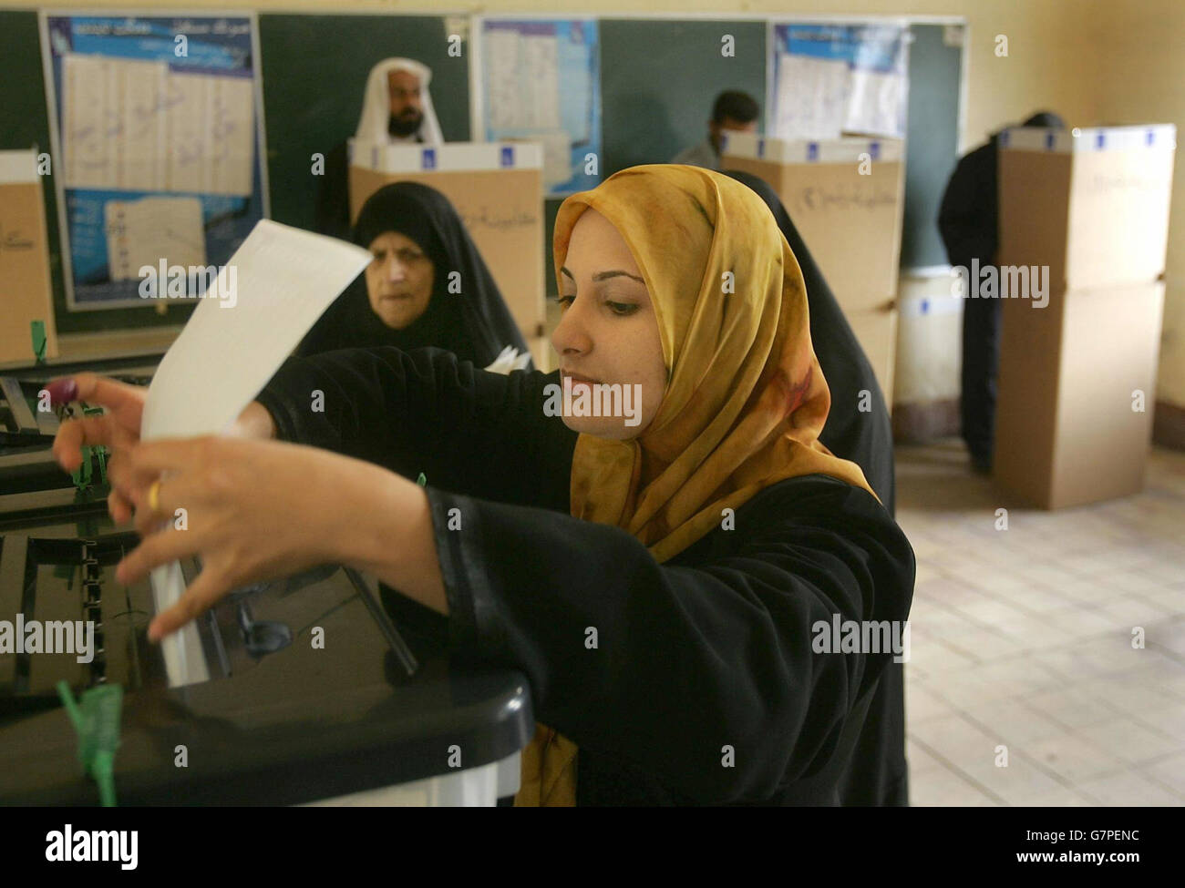 Iraq elections 2005 hi-res stock photography and images - Alamy