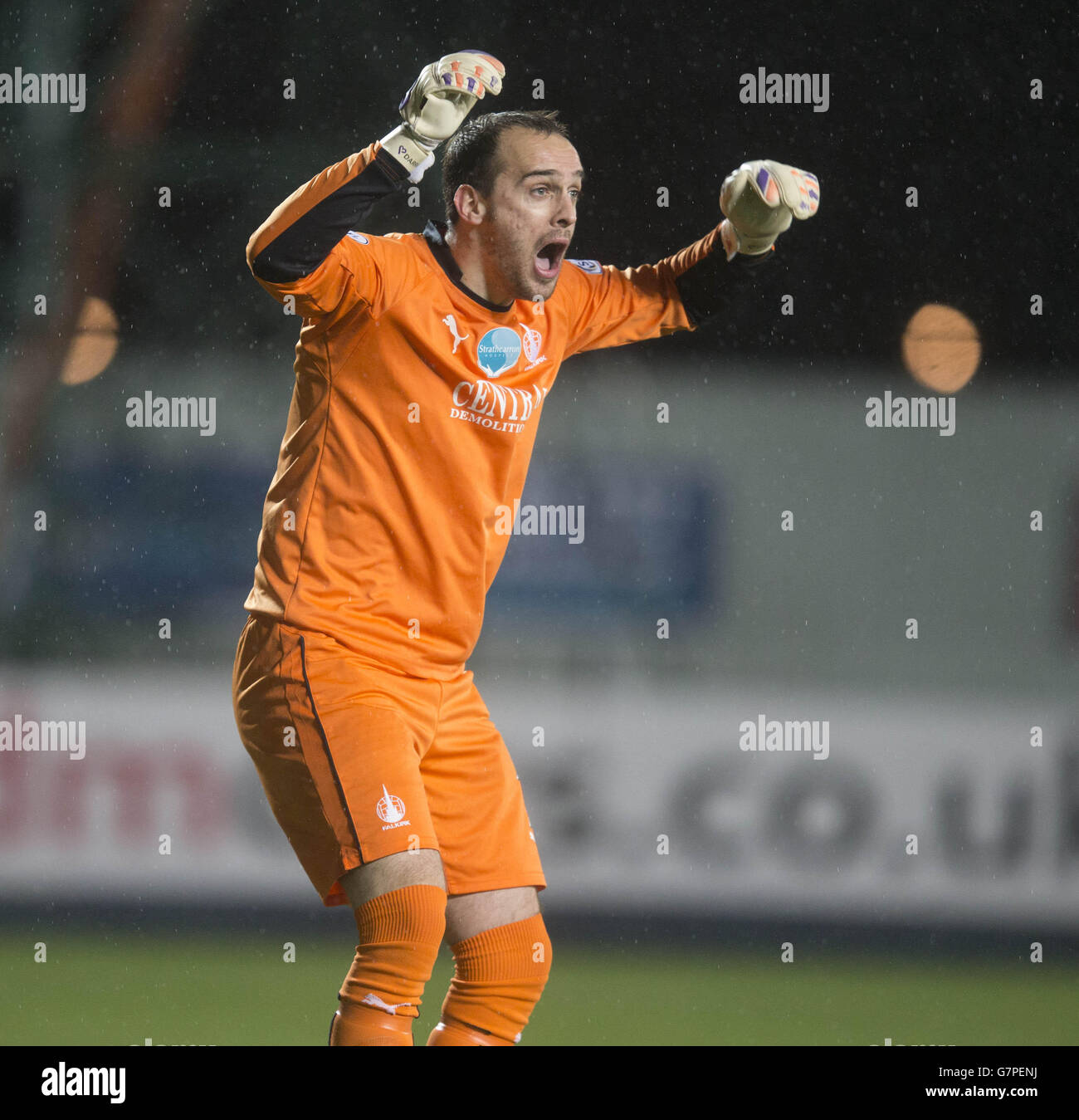 Falkirk goalkeeper jamie macdonald hi-res stock photography and images ...