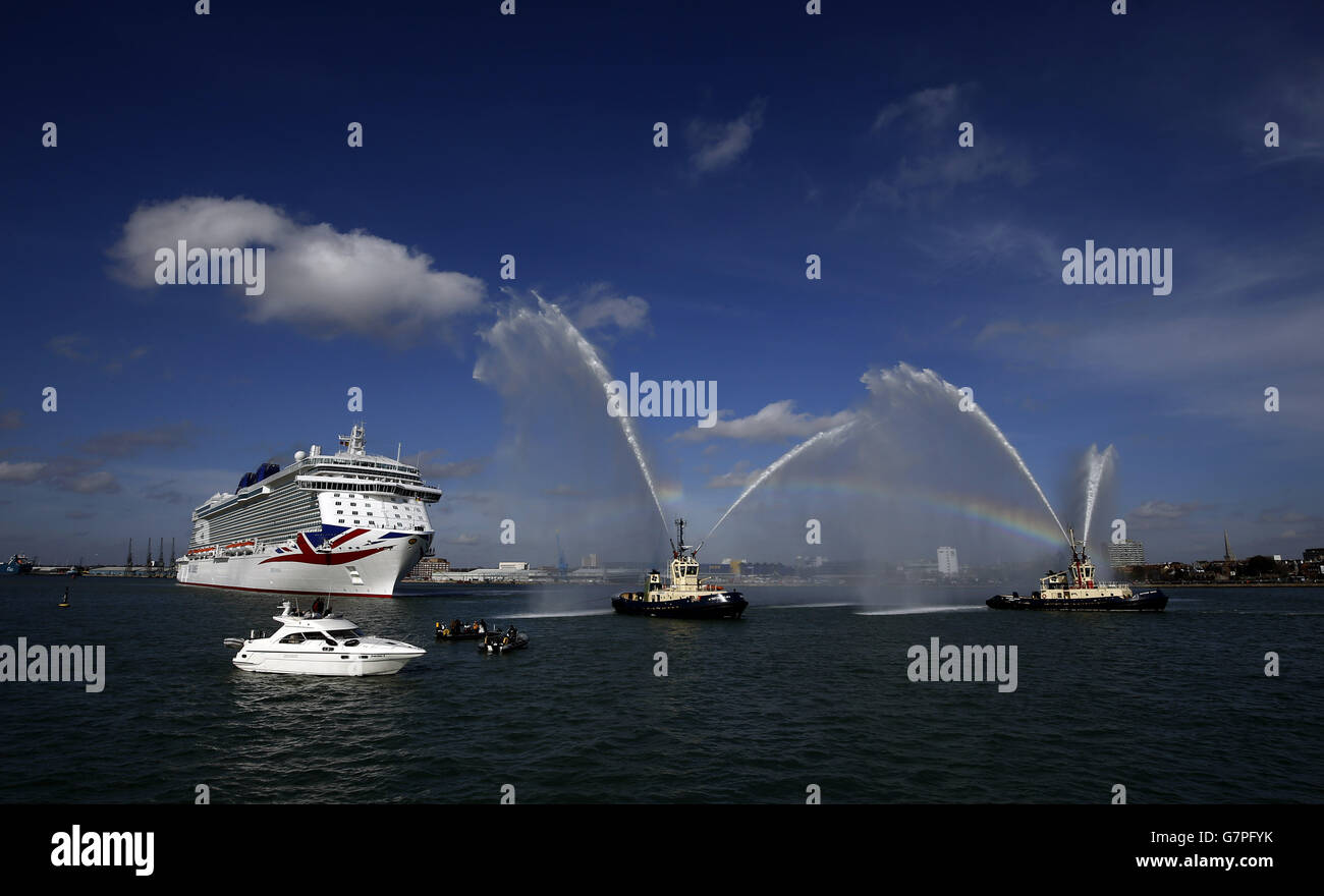 15 ft long hi-res stock photography and images - Alamy