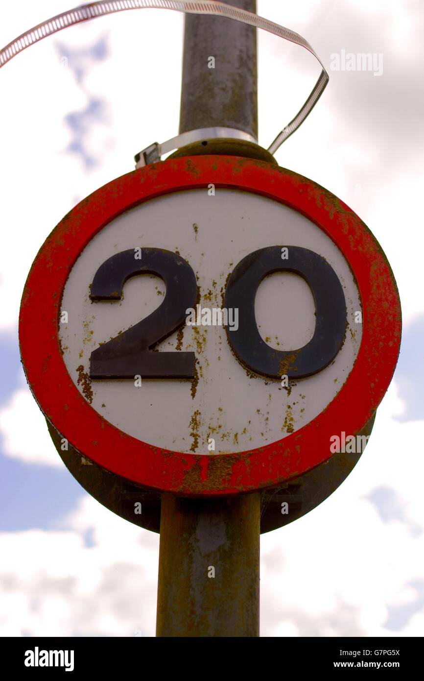 20 mph speeding hi-res stock photography and images - Alamy
