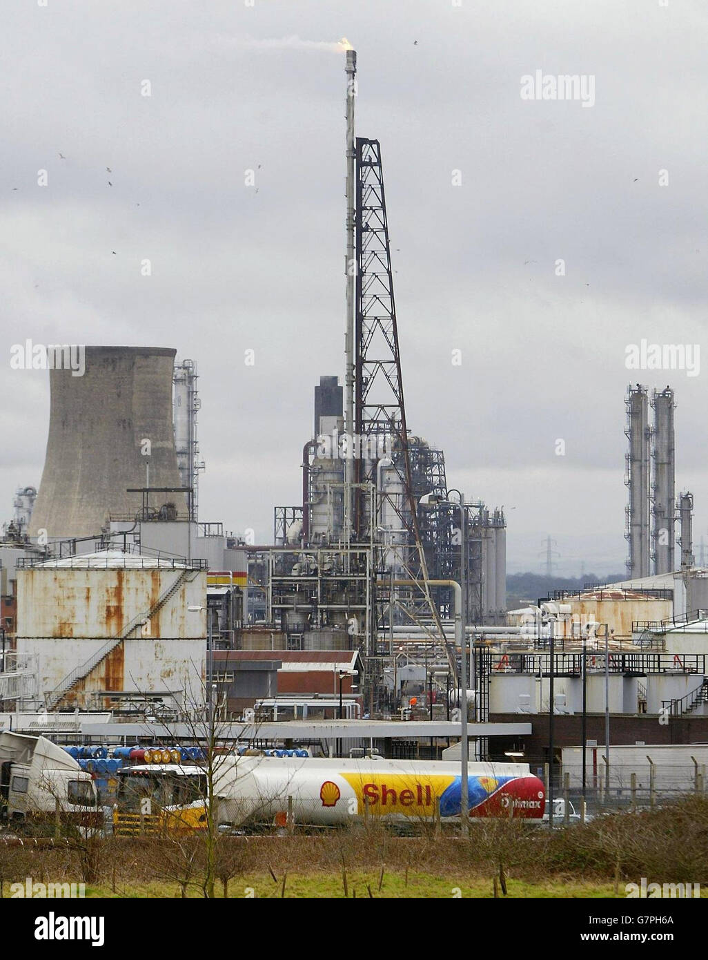 The Refinery Of The Oil Giant Shell High Resolution Stock Photography ...