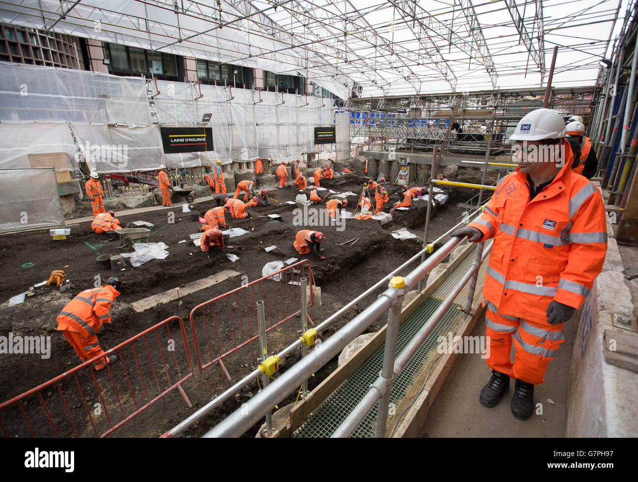 London crossrail excavation hi-res stock photography and images - Alamy