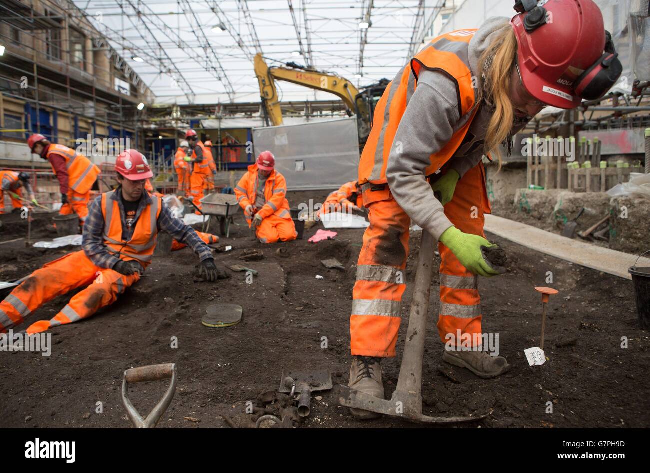 London crossrail excavation hi-res stock photography and images - Alamy