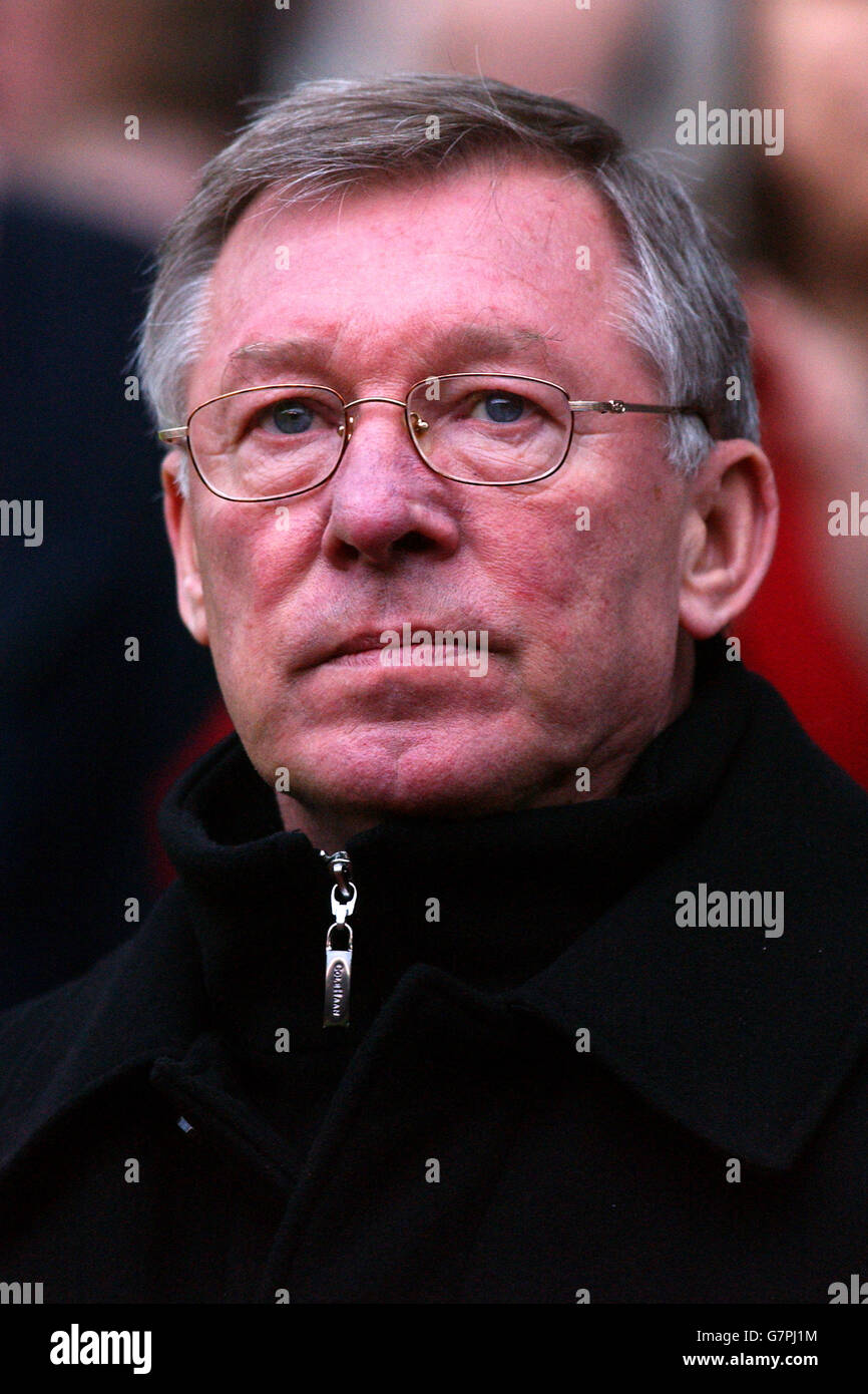 Manchester United's Alex Ferguson sees his side maintain their title ...
