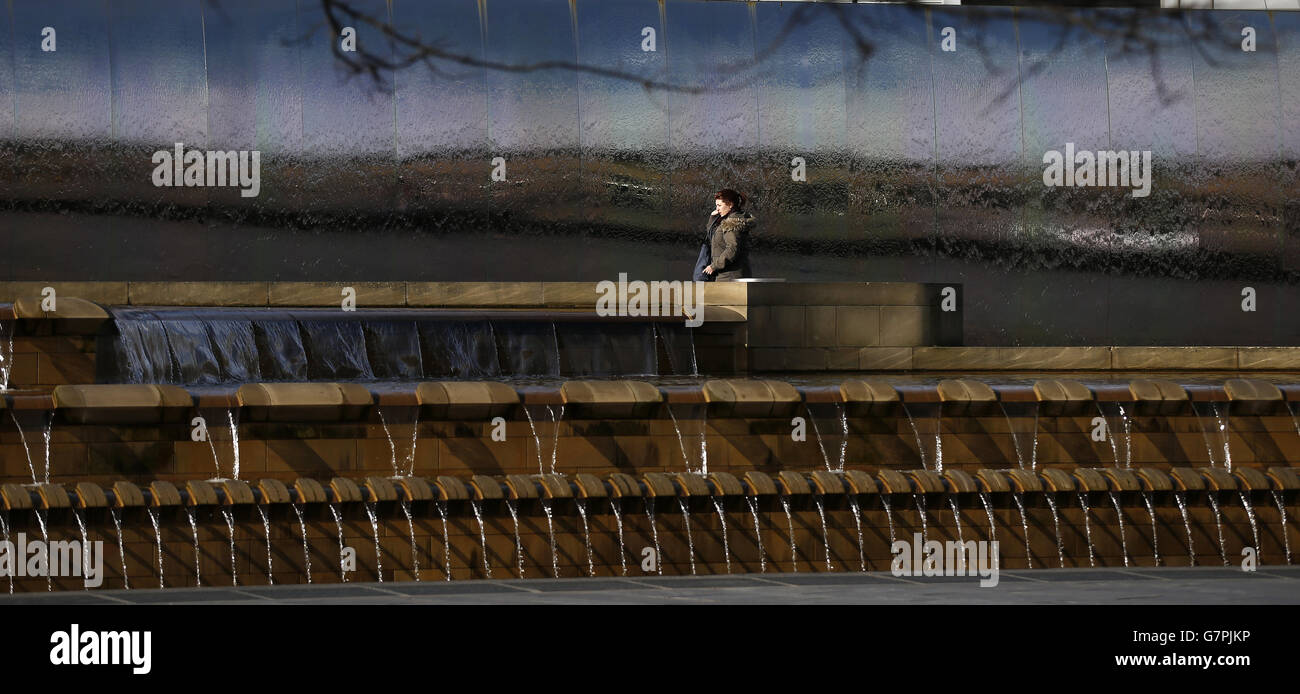 City Views - Sheffield. People walking in Sheffield city centre Stock ...