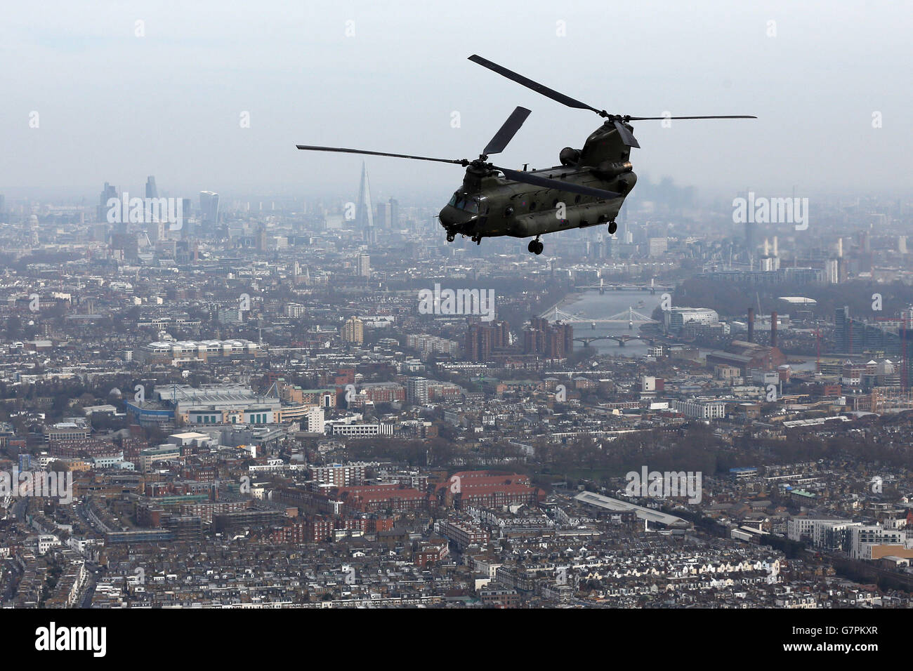 Flypast st pauls cathedral hi-res stock photography and images - Alamy