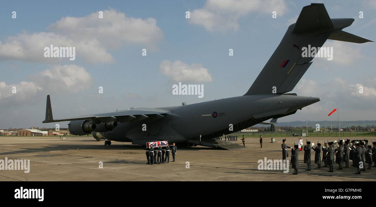 Raf hercules lyneham hi-res stock photography and images - Alamy