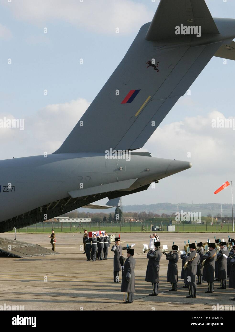 Raf hercules crash raf lyneham hi-res stock photography and images - Alamy