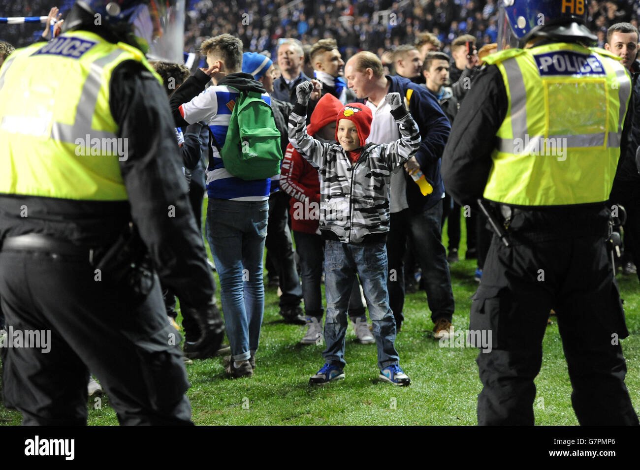 Reading fans invade pitch hi-res stock photography and images - Alamy