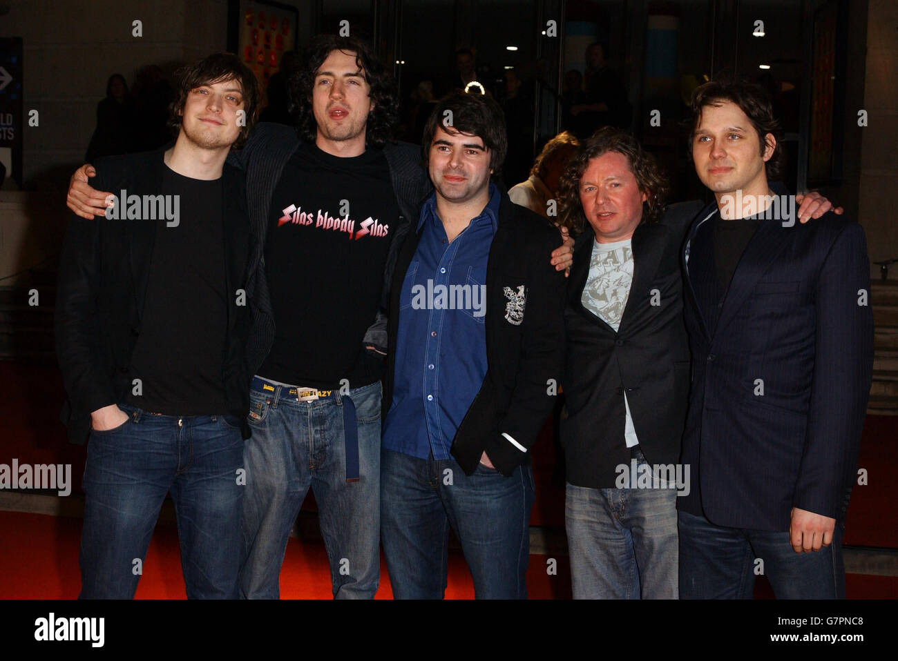 Brit Awards 2005 - Earls Court. Snow Patrol arrives Stock Photo - Alamy