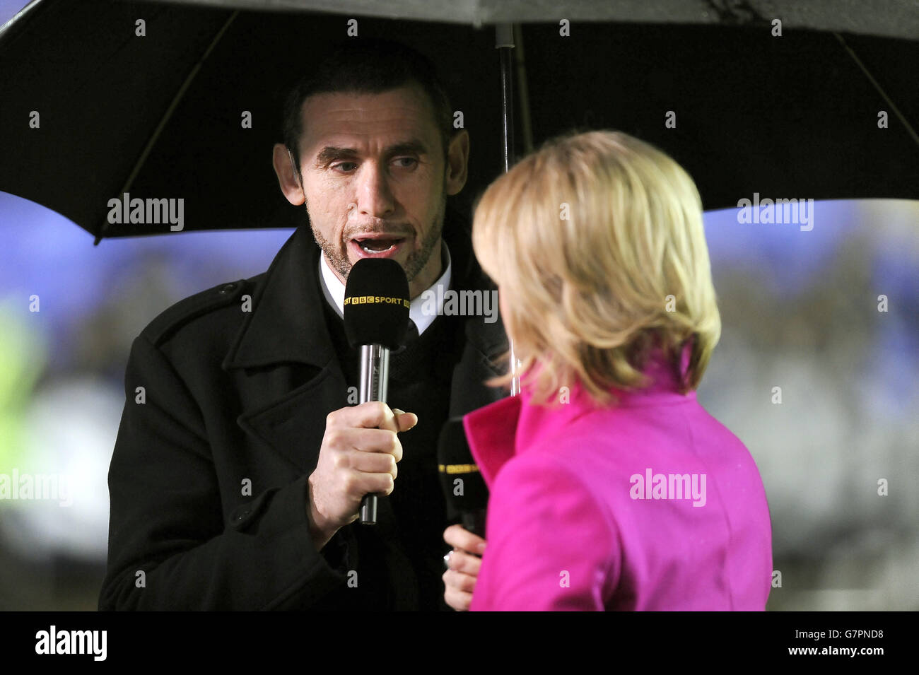 Bbc sports martin keown and jacqui oatley right hi-res stock ...