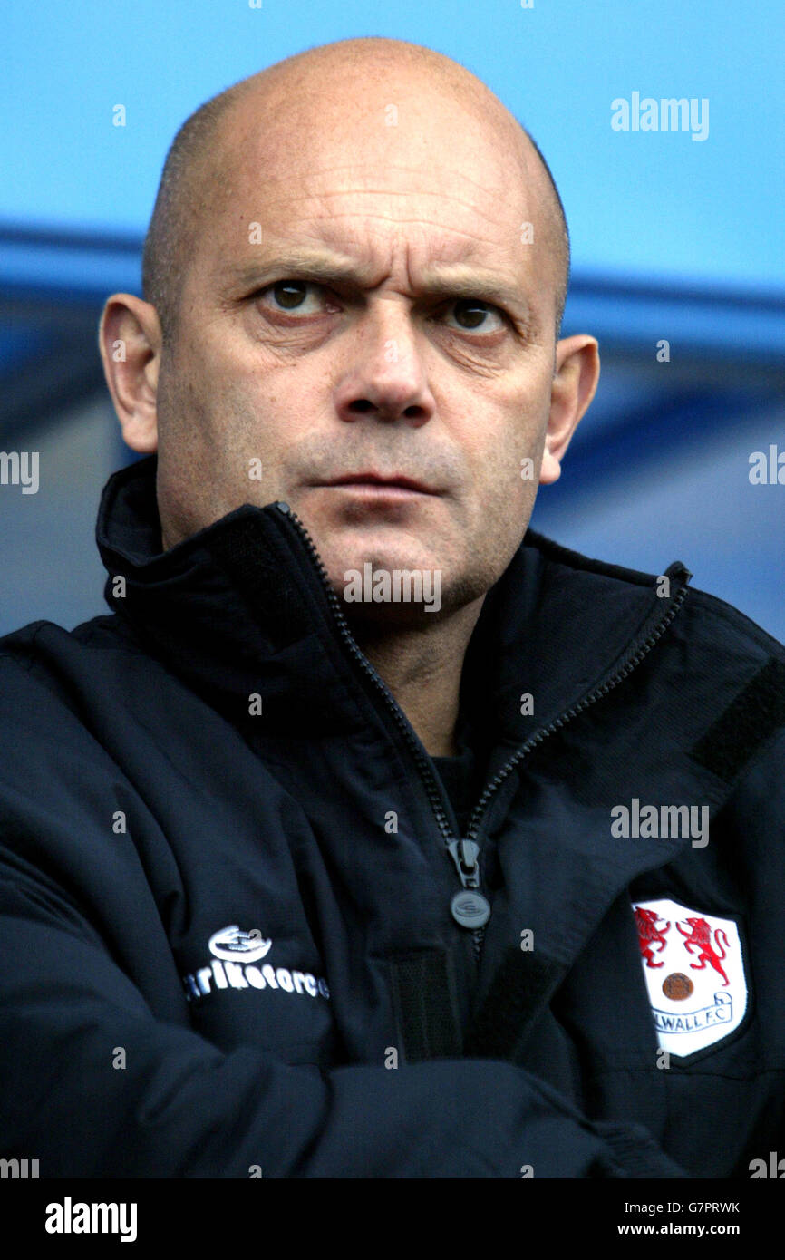 Millwall coach ray wilkins hi-res stock photography and images - Alamy