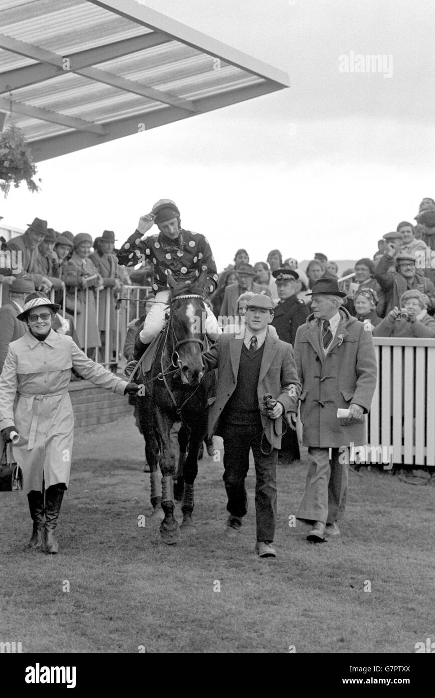 Stock enclosure Black and White Stock Photos & Images - Alamy