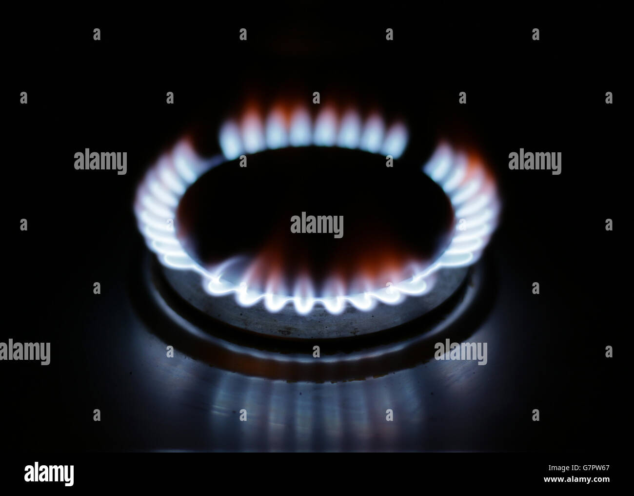 Gas ring lit hi-res stock photography and images - Alamy