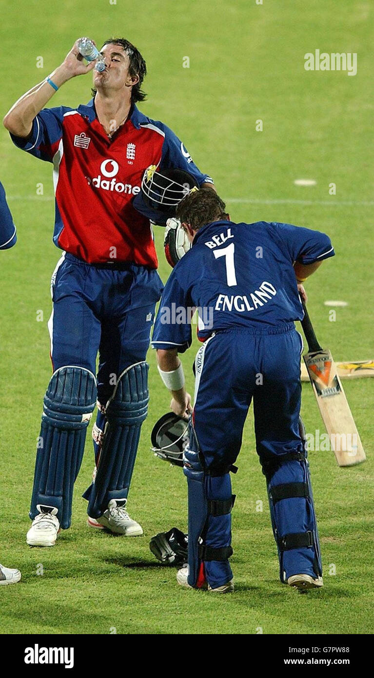 Cricket beers hi-res stock photography and images - Alamy