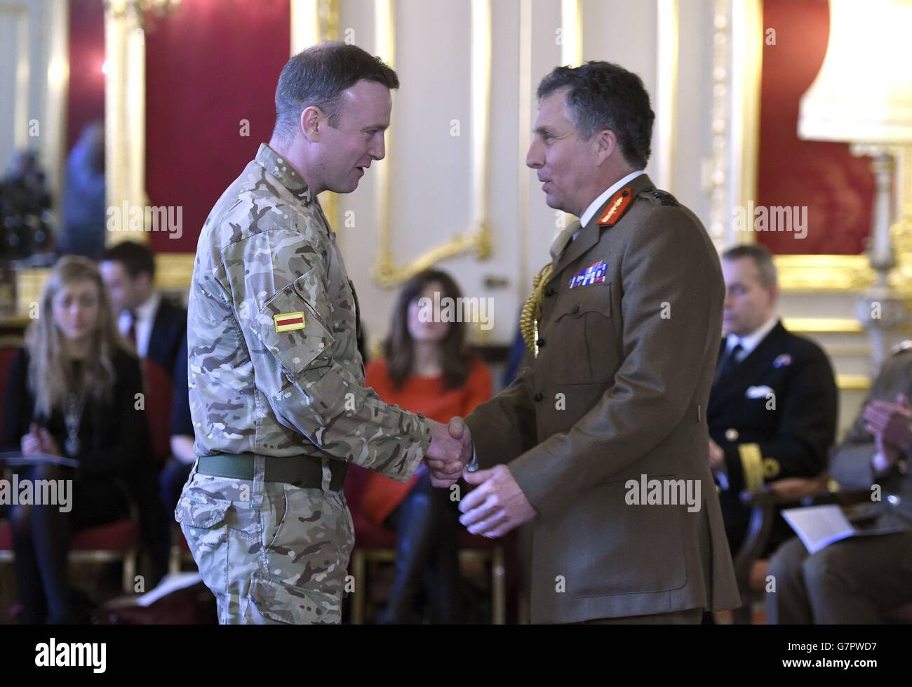 Chief of the General Staff, General Sir Nicholas Carter (right) shakes ...