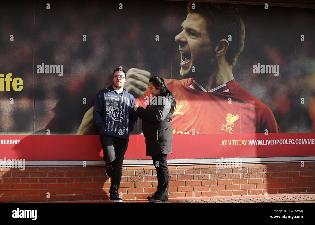 Photo outside anfield hi-res stock photography and images - Alamy