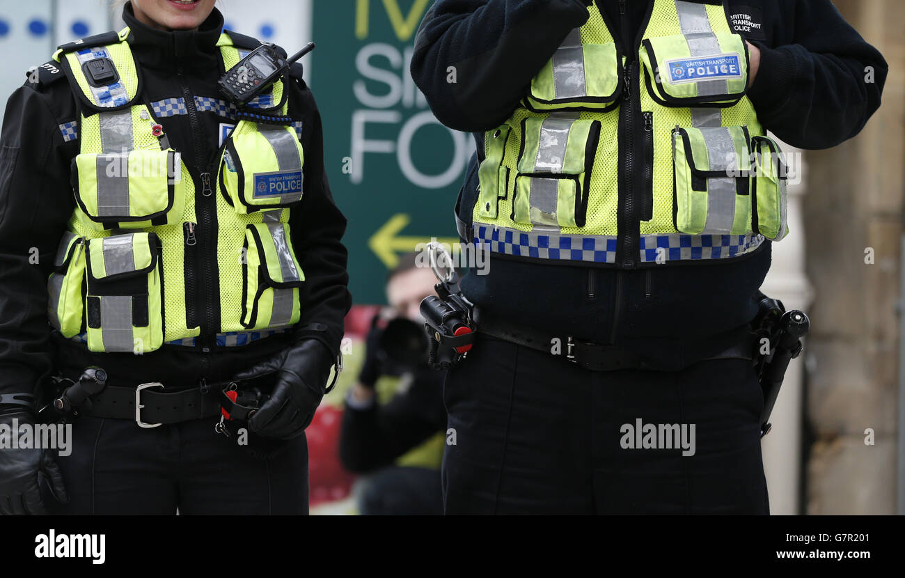 Transport Stock. Transport police at Sheffield station Stock Photo - Alamy