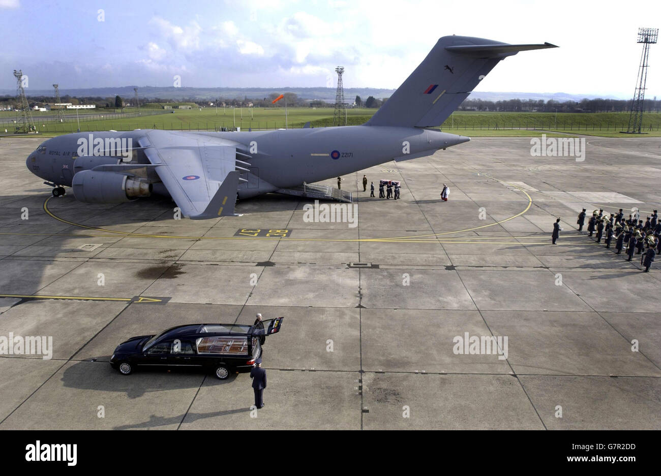 Hercules crash victims return uk hi-res stock photography and images ...