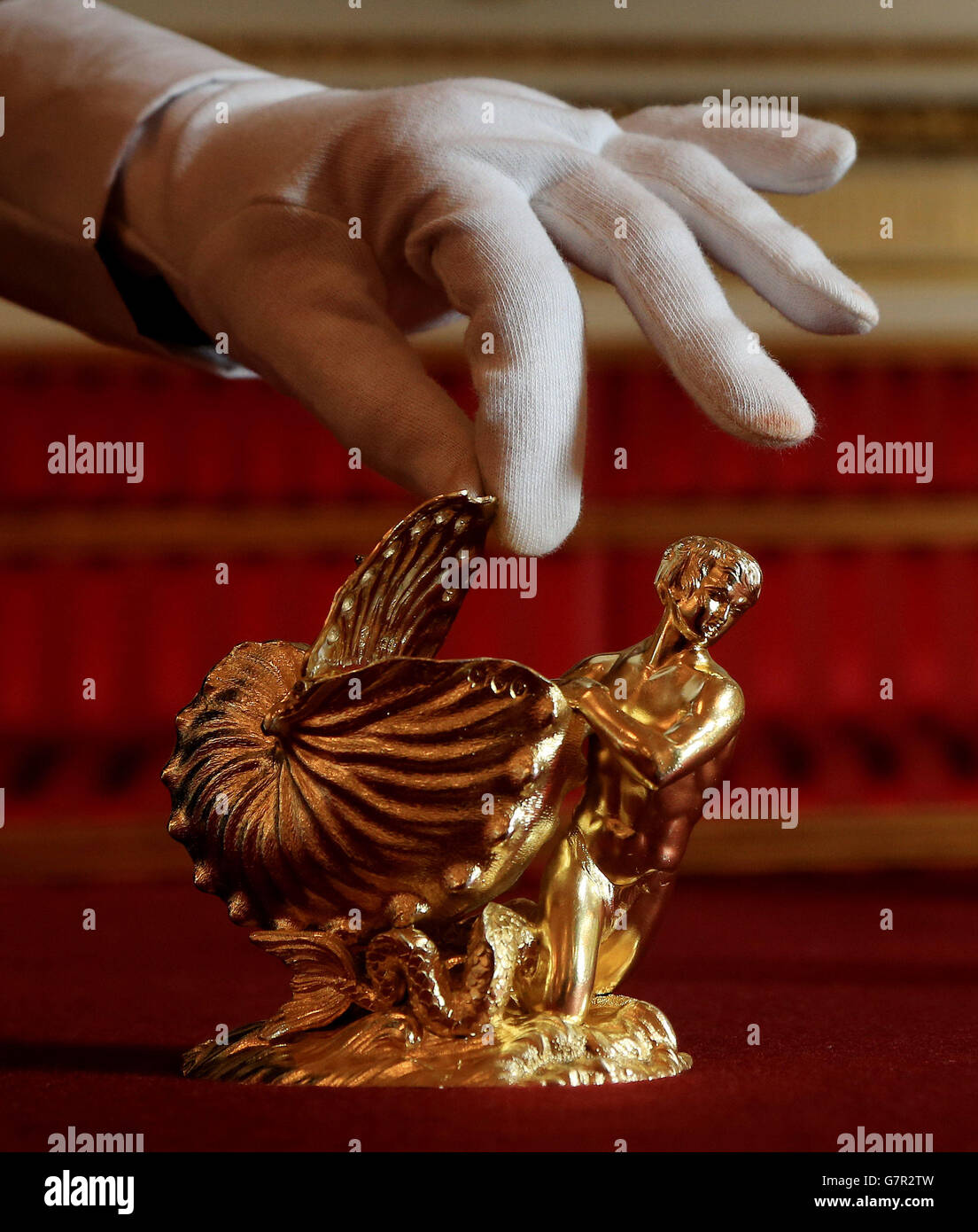 Royal welcome exhibition buckingham palace hi-res stock photography and ...