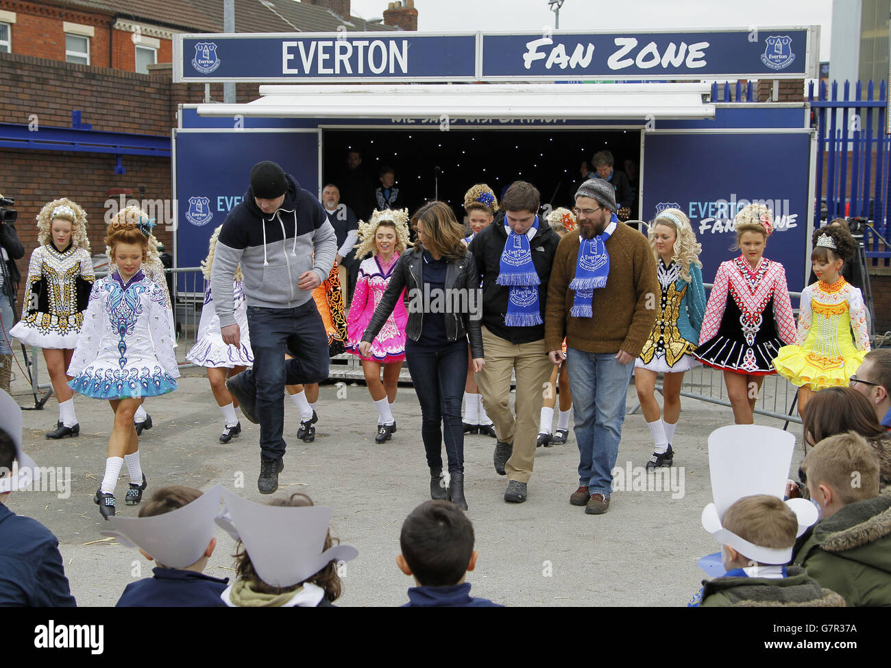 Fans and Jennifer Jewell take part in the King Academy Irish Dance ...