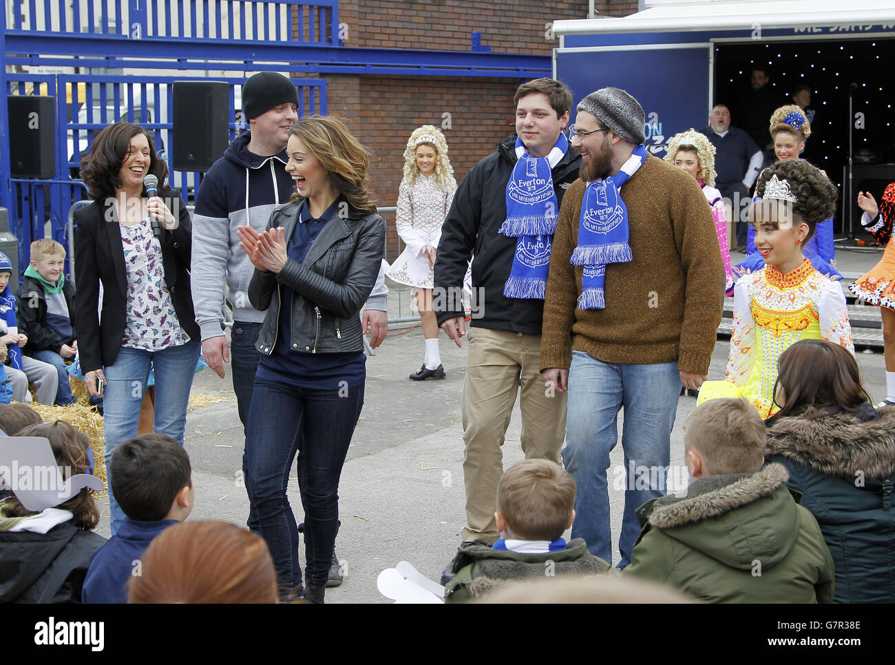 Fans and Jennifer Jewell take part in the King Academy Irish Dance ...