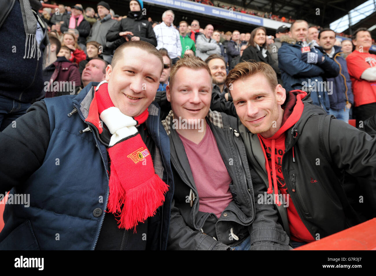 Charlton Athletic fans in the stands show their support Stock Photo - Alamy